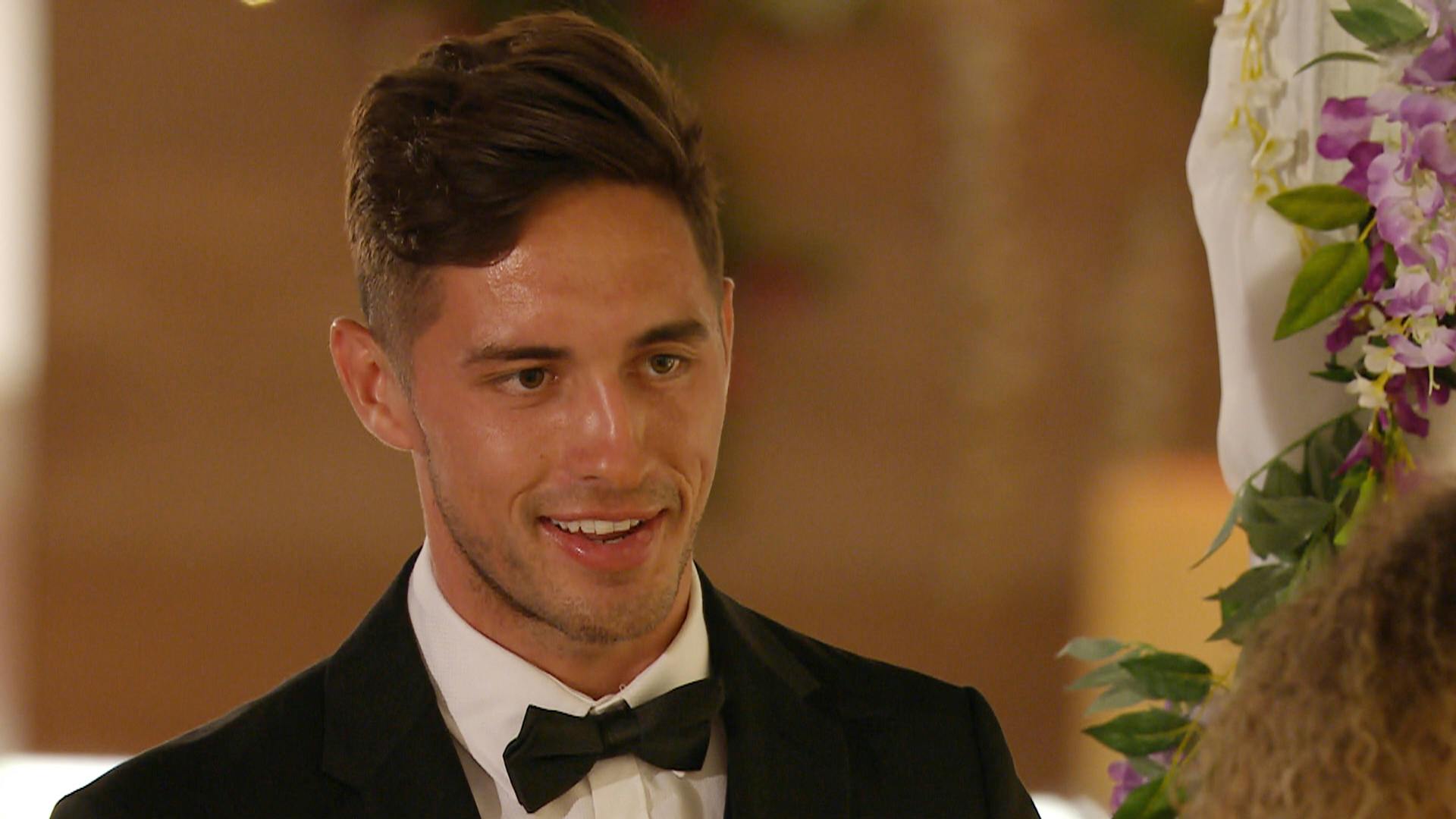 Here's Greg From Love Island's Romantic Poem In Full So You Can Frame It