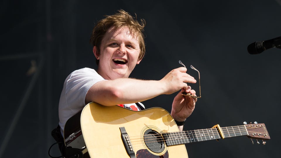 Lewis Capaldi spends the ‘best afternoon’ eating food with an iconic ...