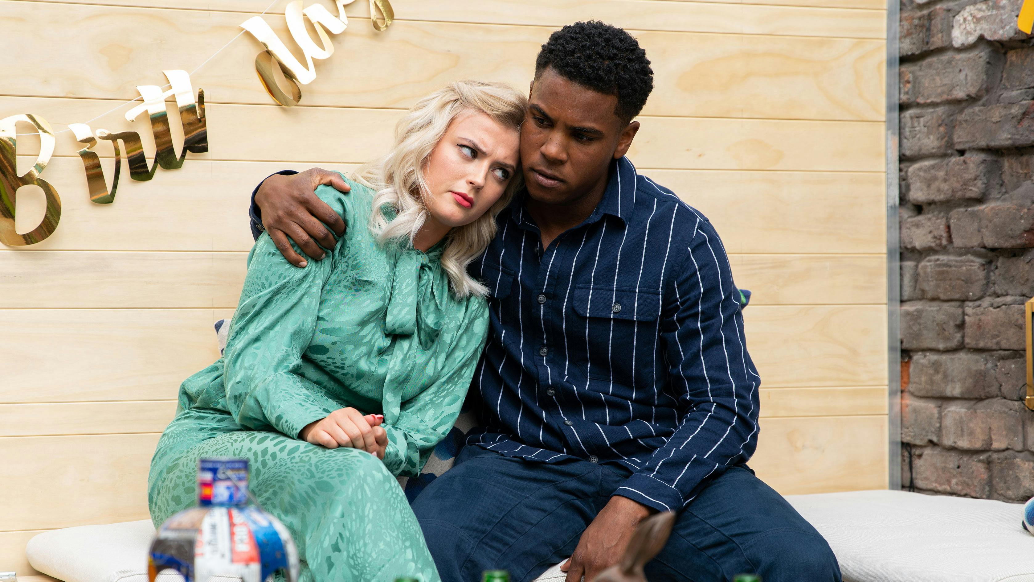 Coronation Street: Bethany Platt makes a move on James Bailey ...