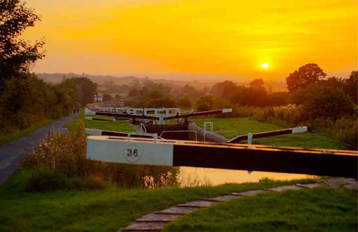 8 best canal walks in the UK | Leisure | Yours