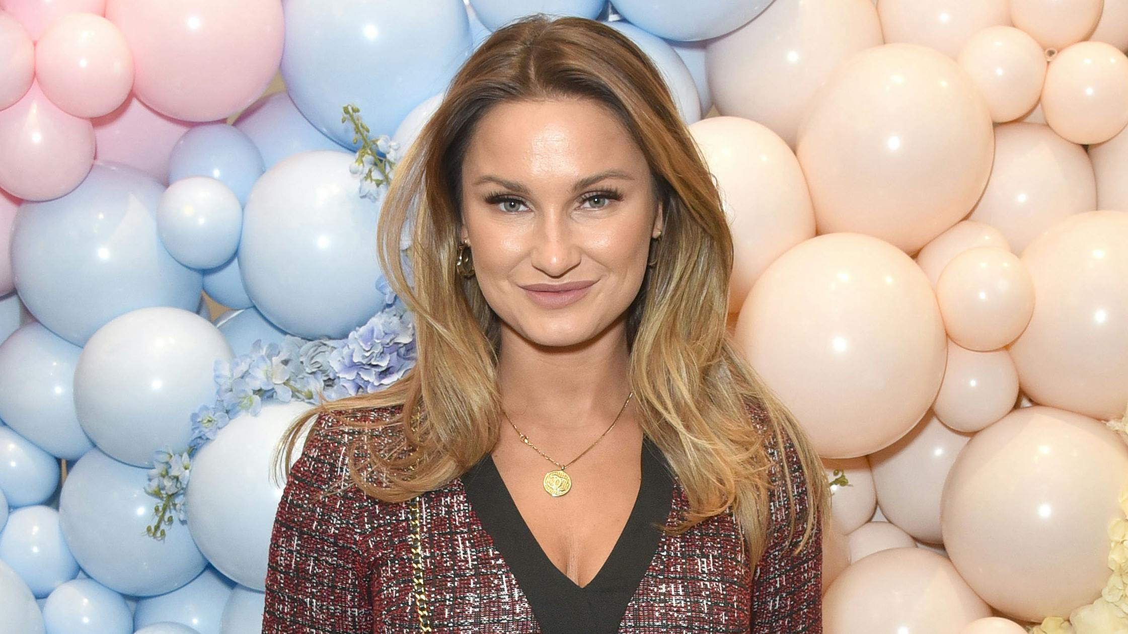 Sam Faiers posts ‘OTT’ Christmas decorations and fans are fuming