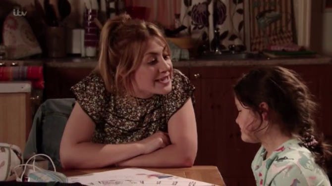 Coronation Street's Jade Rowan tries to smuggle Hope out of UK