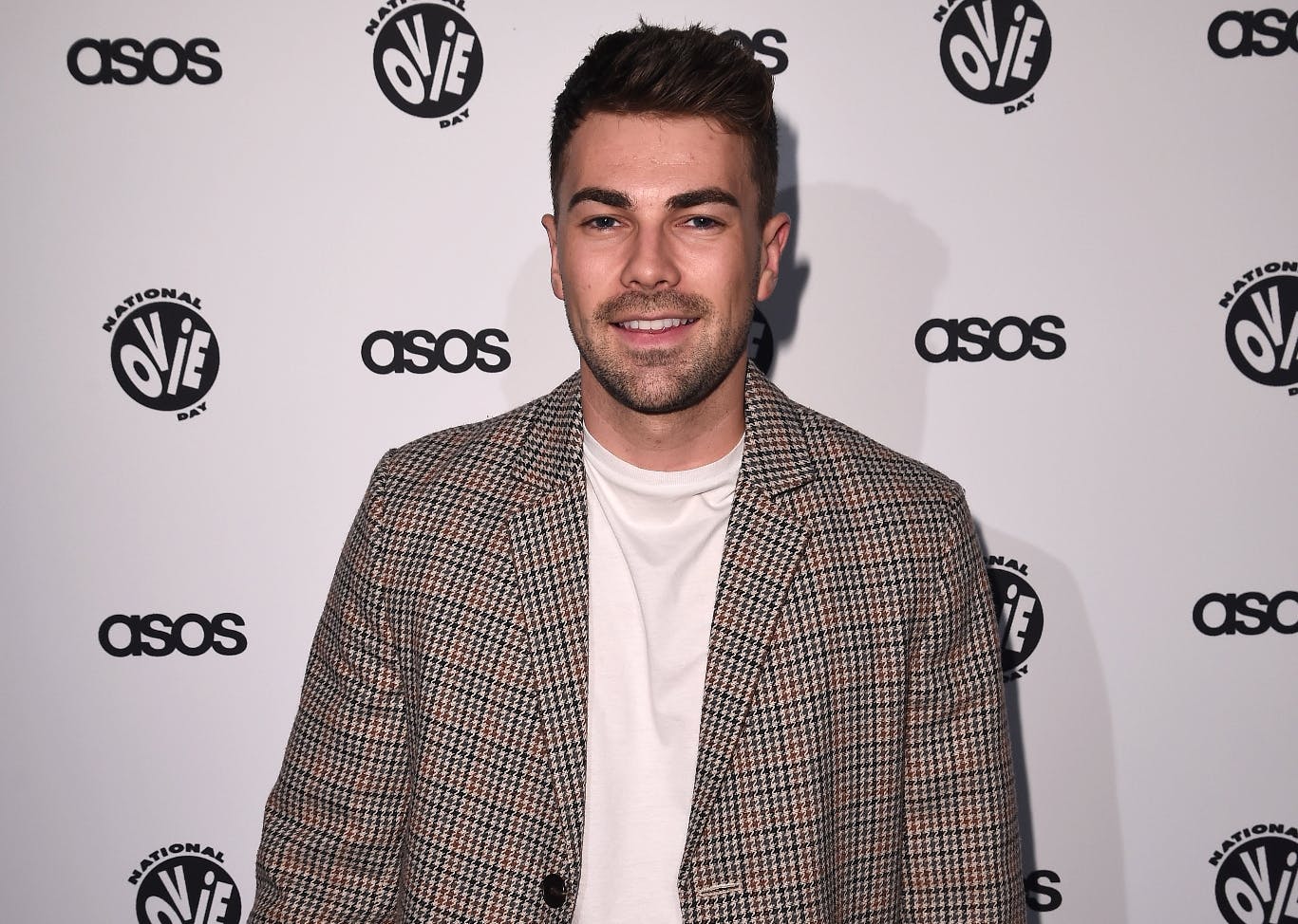 Love Island’s Sam Bird goes Insta official with new girlf – but who is ...