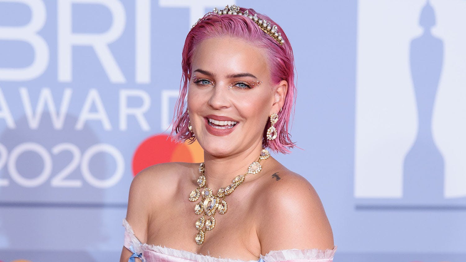 Anne-Marie reveals her hangover cure for post-BRIT Awards 🍸 | Celebrity ...