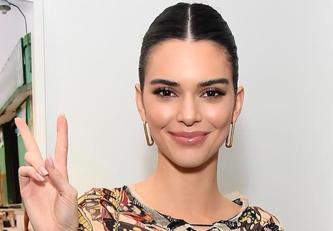 Here's How Nikki Woff Creates Her Signature Glow-Giving Make-Up Look