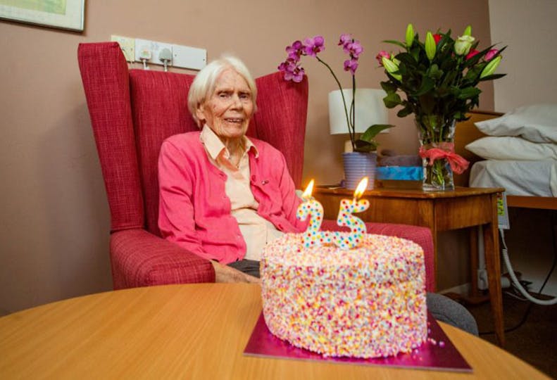 Great Grandmother Celebrates 25th Birthday Despite Turning 100 Life