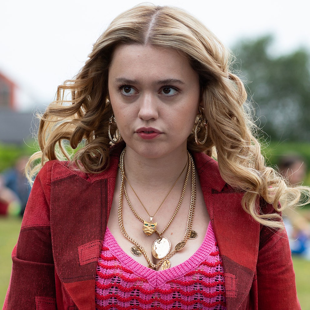 Gillian Anderson Confirmed As Netflix's The Crown's Margaret Thatcher ...