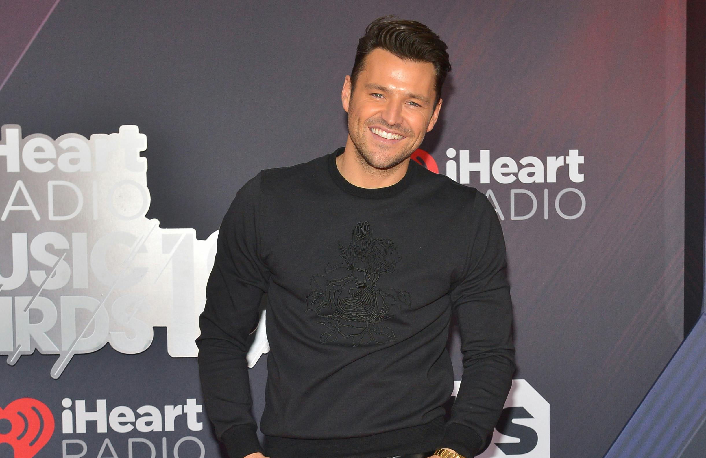 Mark Wright shares workout video but fans are distracted by bulge
