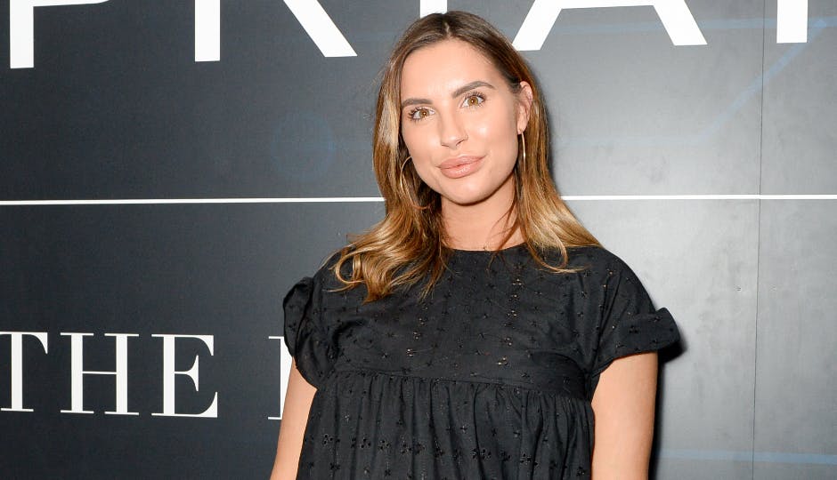 Love Island's Jess Shears confuses fans with 'pregnant' snap