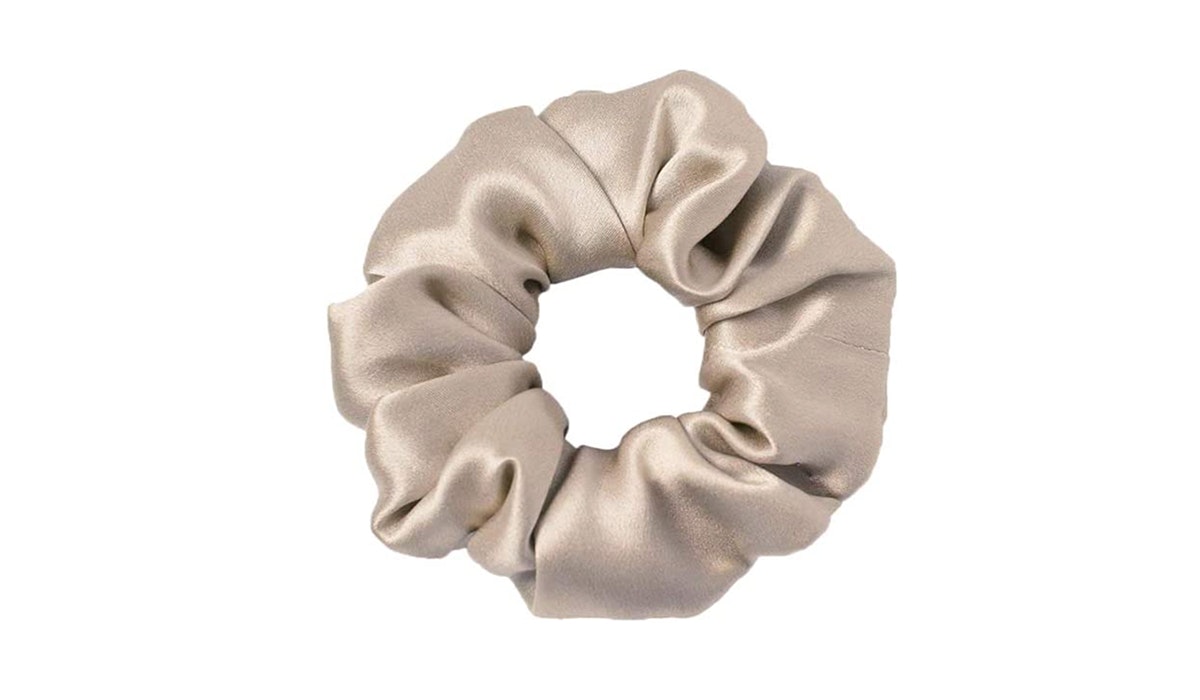 How to cut your own fringe, an illustrated guide | %%channel_name%%