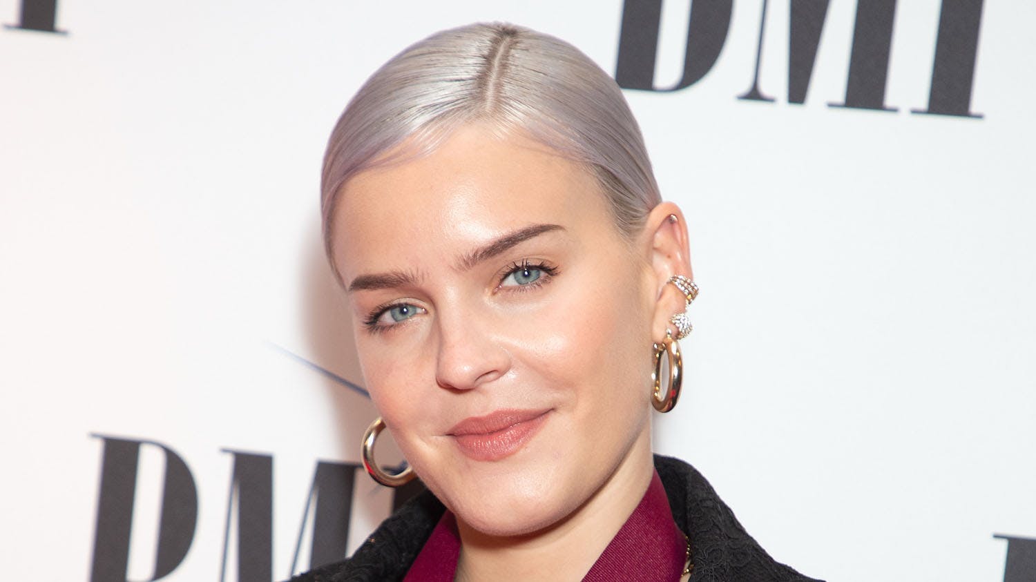 Anne-Marie debuts major lockdown hair transformation and WOW | Hair ...