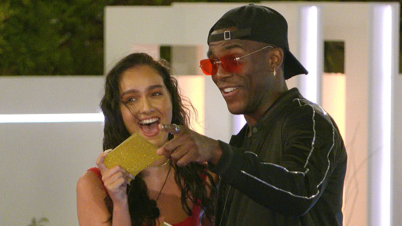 Love Island's Luke T rides Siannise Fudge in racy new vid