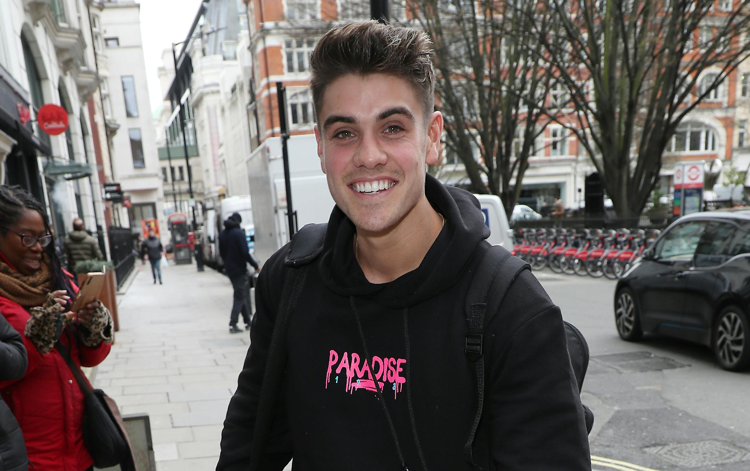 Love Island: Luke M's bleached his hair and fans are taking the mick