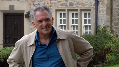 Emmerdale: Sarah Sugden BREAKS IN to Holdgate Farm | Closer