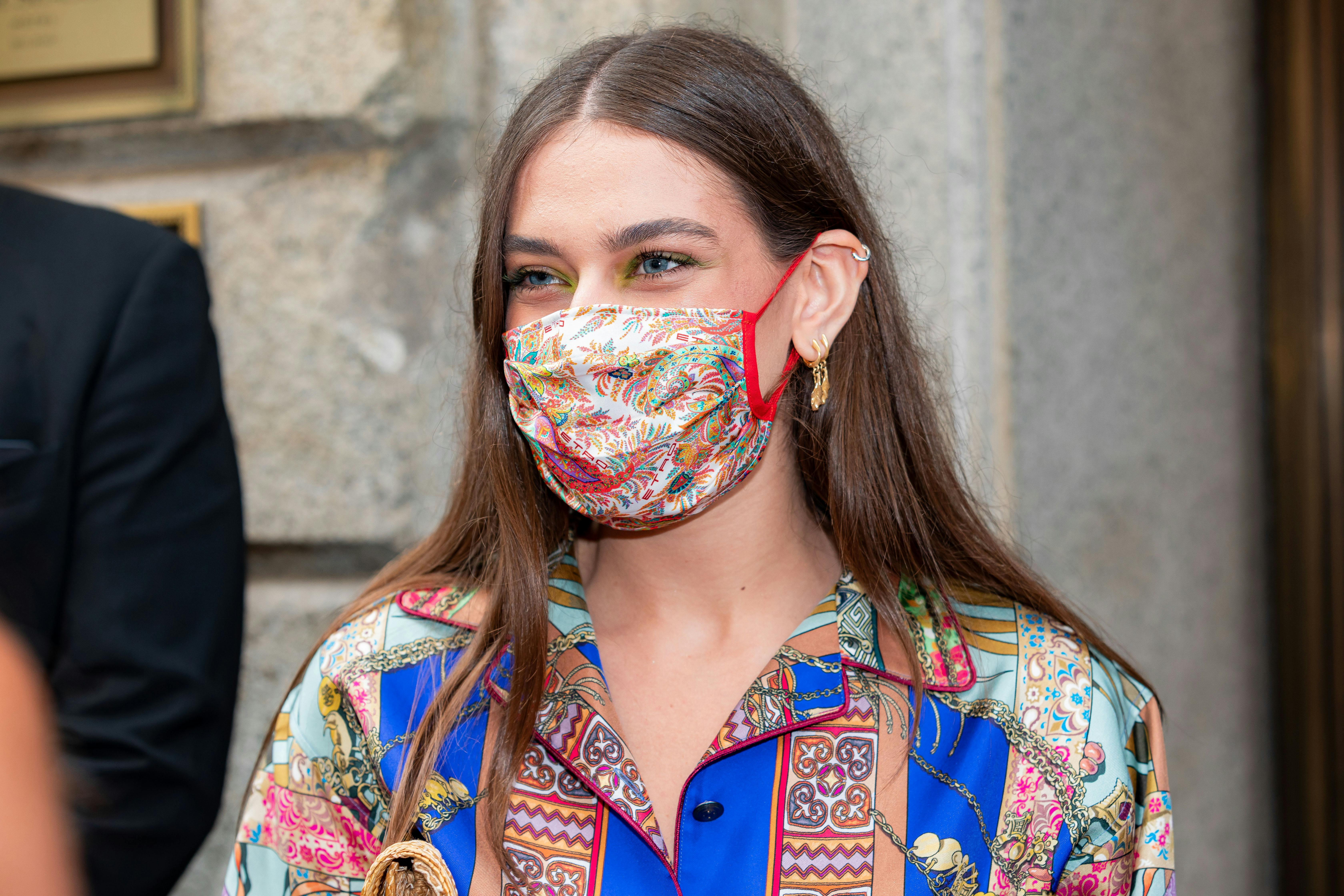 How To Style Out Your Face Mask, According To Celebrities And ...