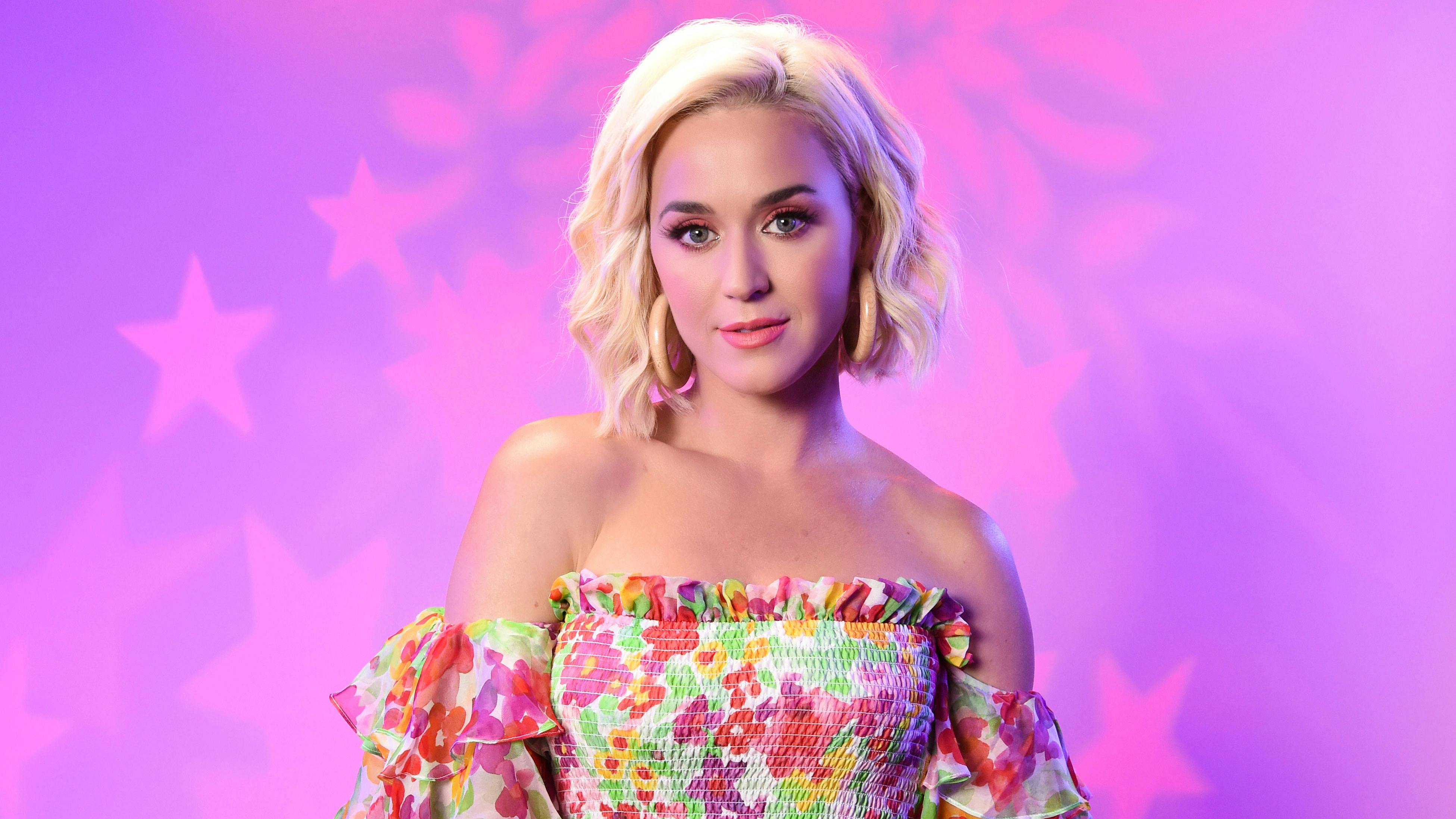 Katy Perry now has bright orange hair and it's her best look yet