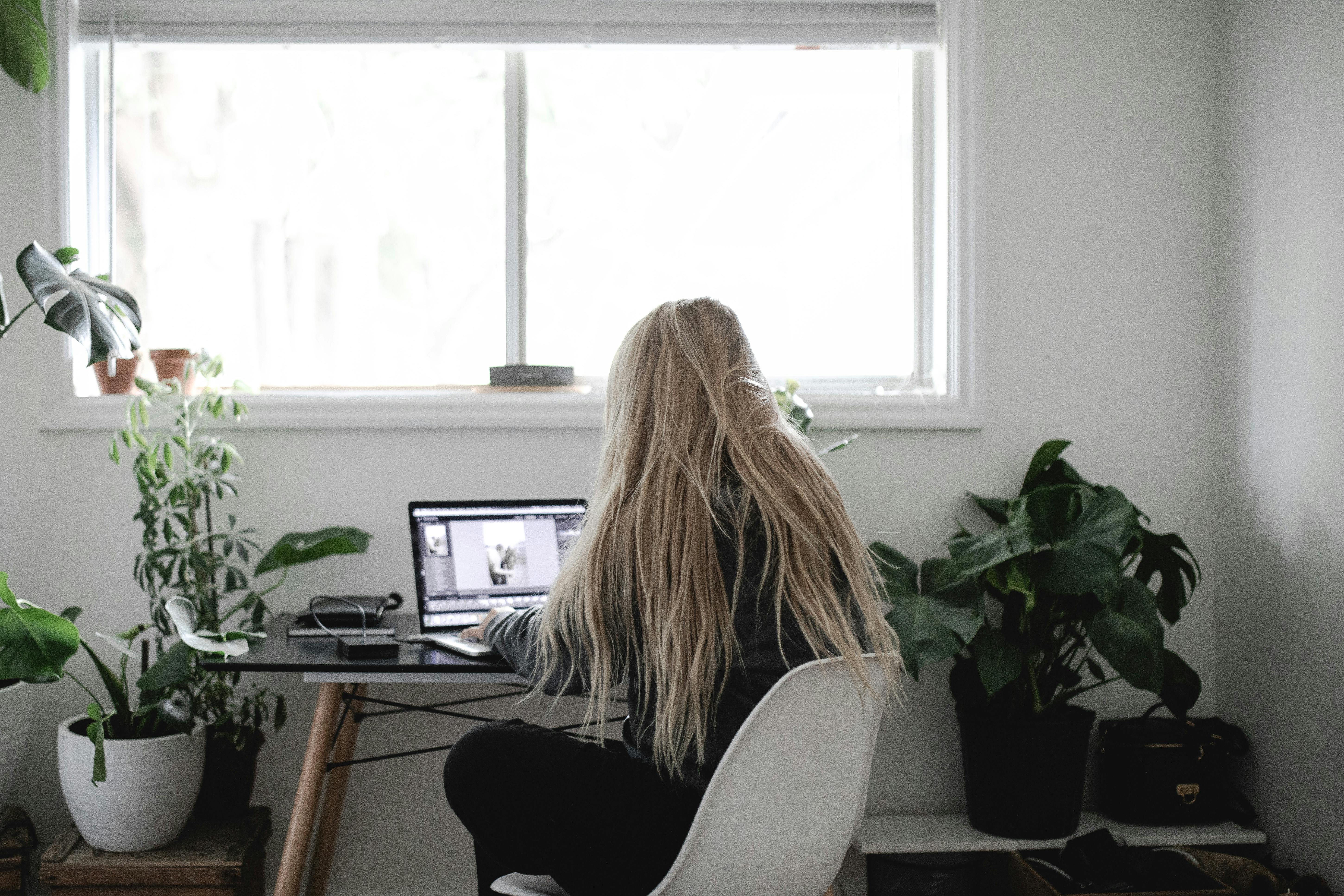 ‘I Was Obsessed With Facetune’: 71% Of People Won’t Post A Picture ...