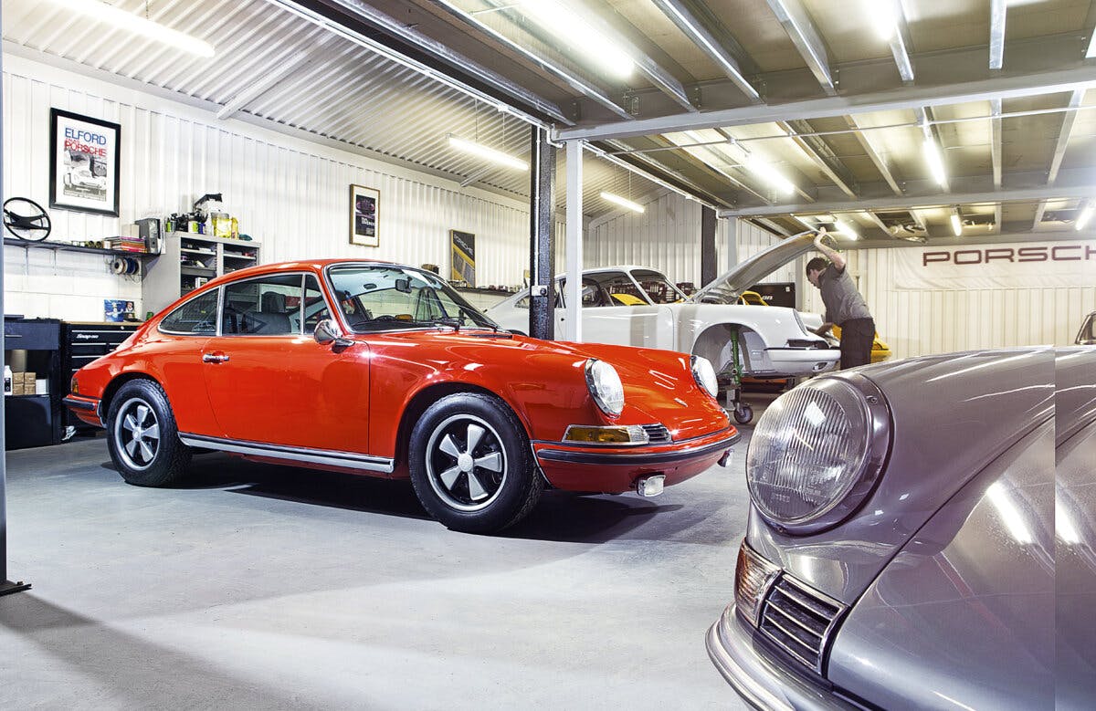 EPIC RESTORATION – PORSCHE 911S 2.2 | Articles | Classic Cars