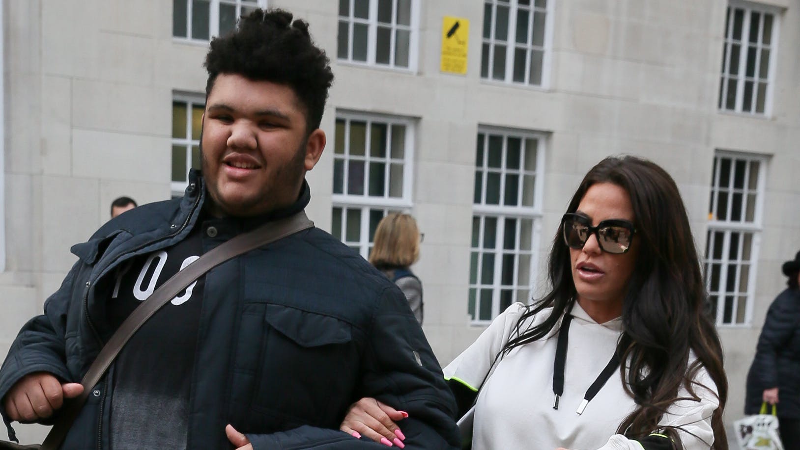 Katie Price begs fans for help as Harvey reaches 28 stone