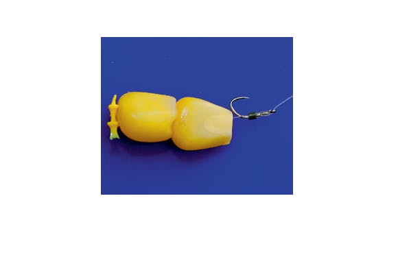 THREE WAYS TO HOOK A GRAIN OF SWEETCORN | Angling Times