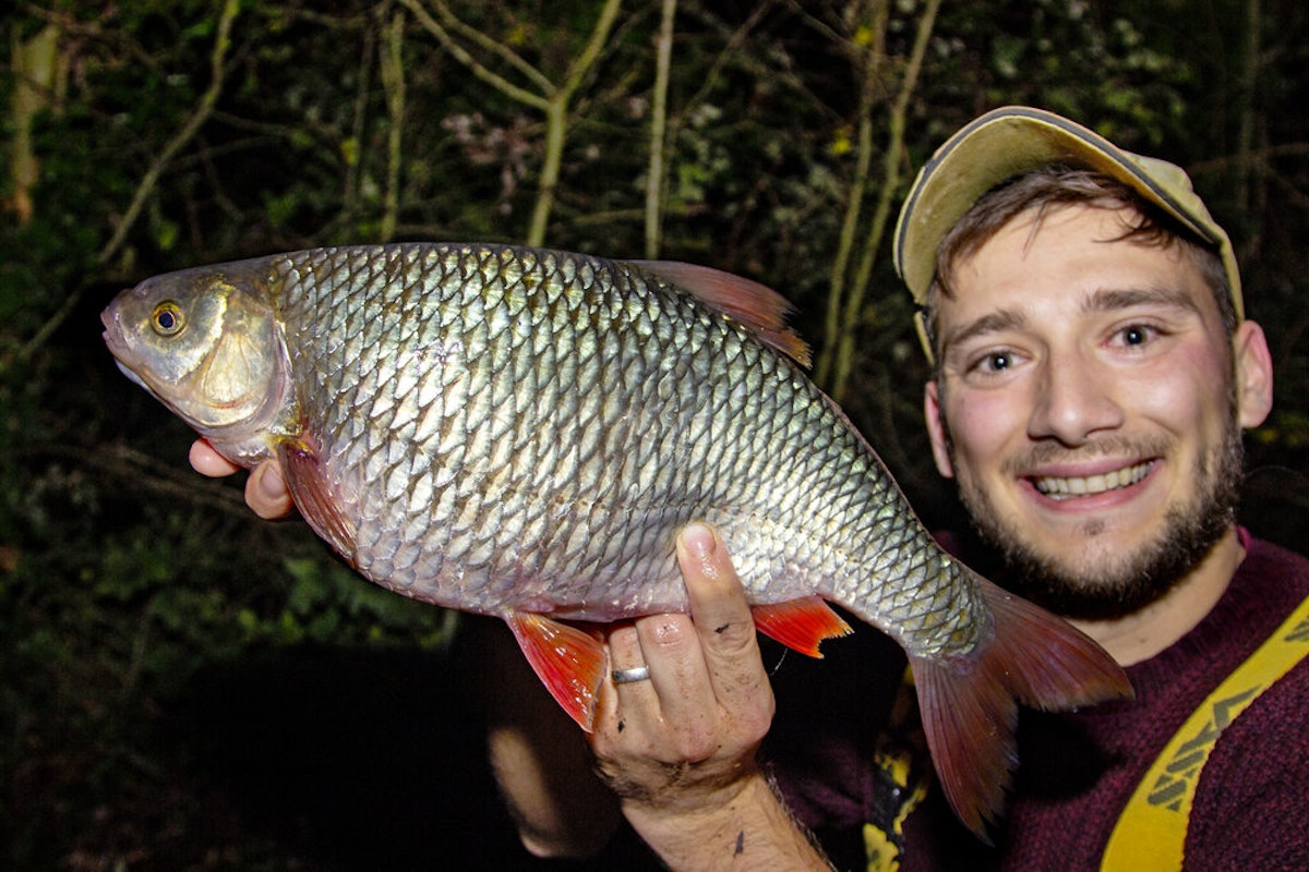 SPECIMEN FISHING TIPS | THE BEST BIG ROACH RIG – RYAN HAYDEN | Angling ...