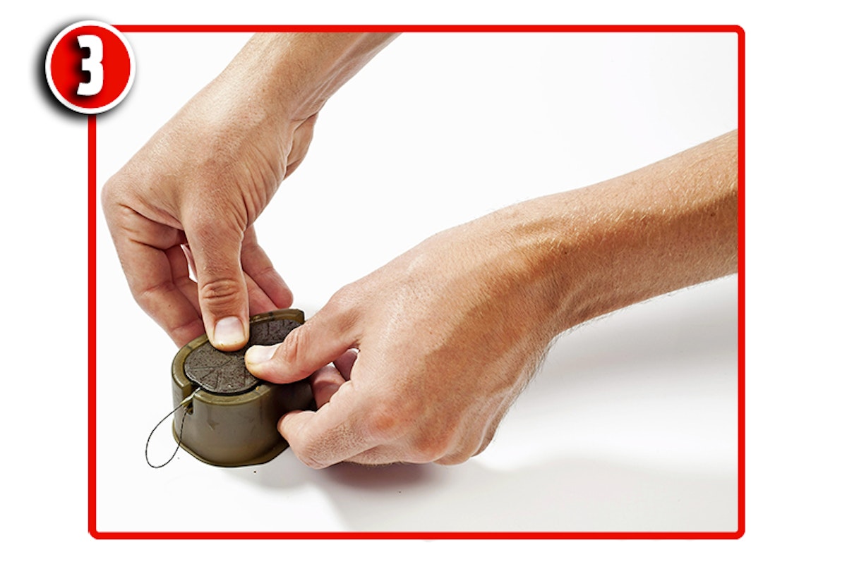 HOW TO TIE THE METHOD FEEDER RIG | Angling Times