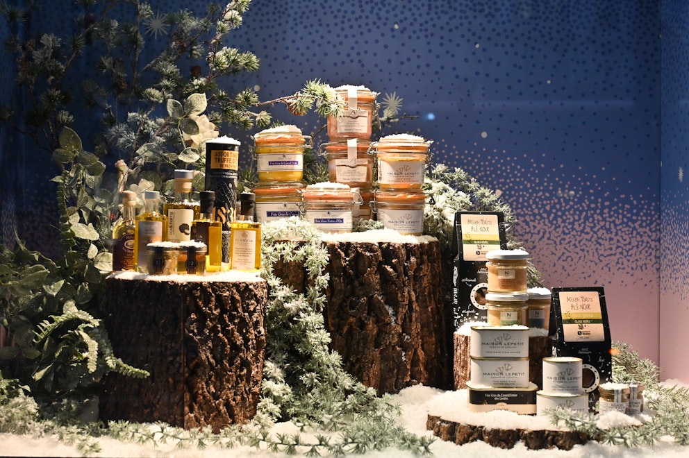 2020: Best Christmas Window Displays From Around The World