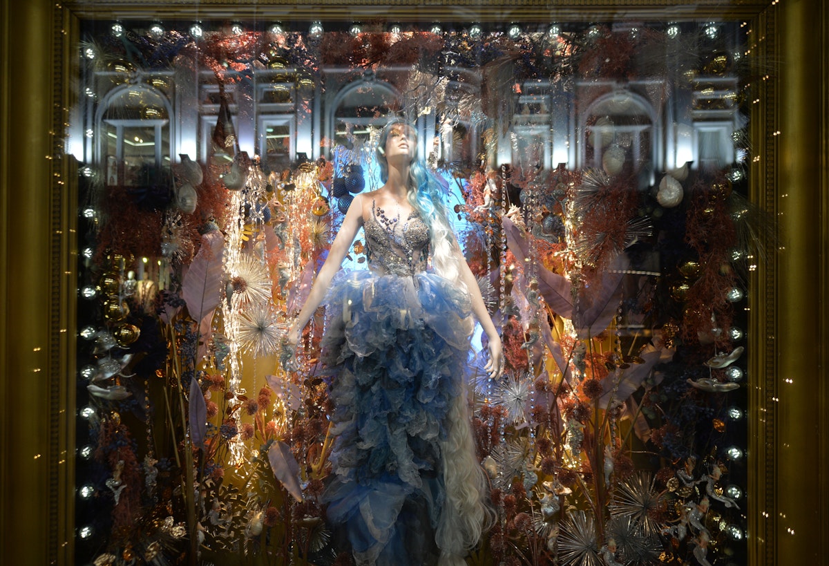 2020: Best Christmas Window Displays From Around The World