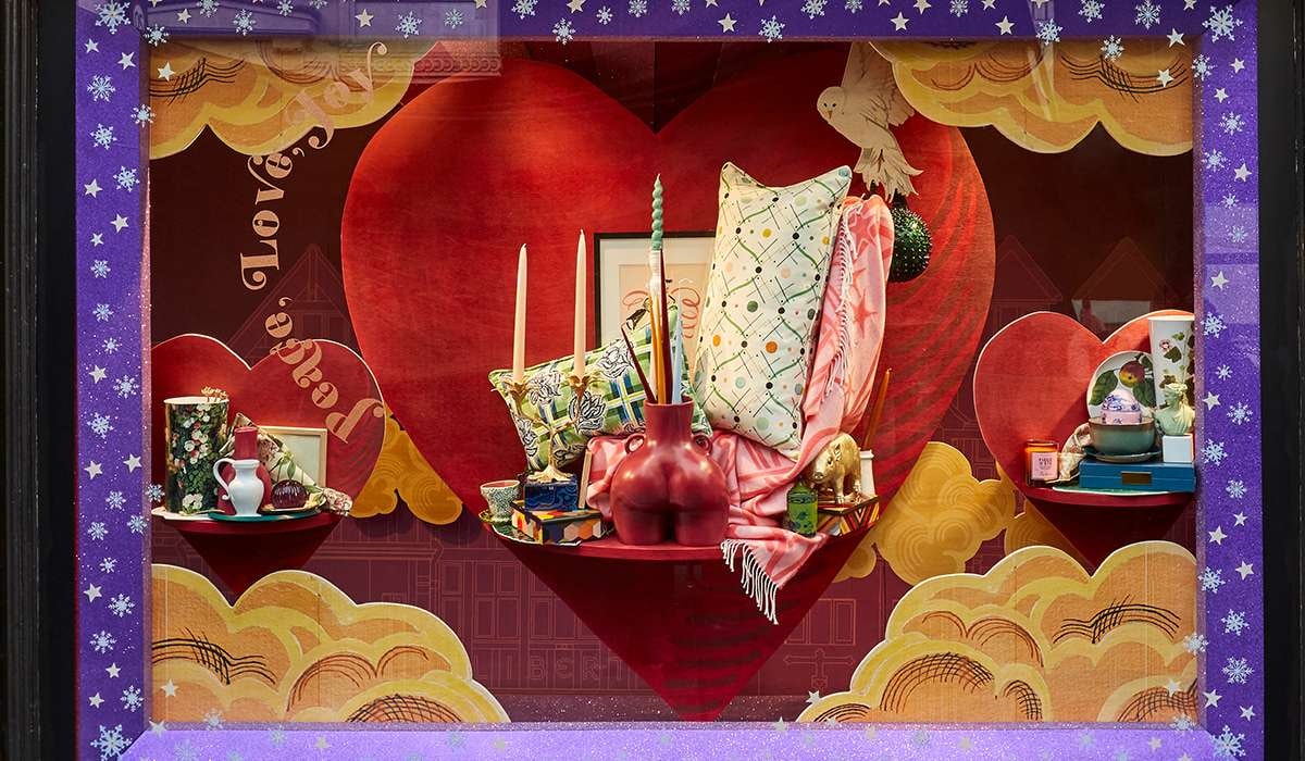 2020: Best Christmas Window Displays From Around The World