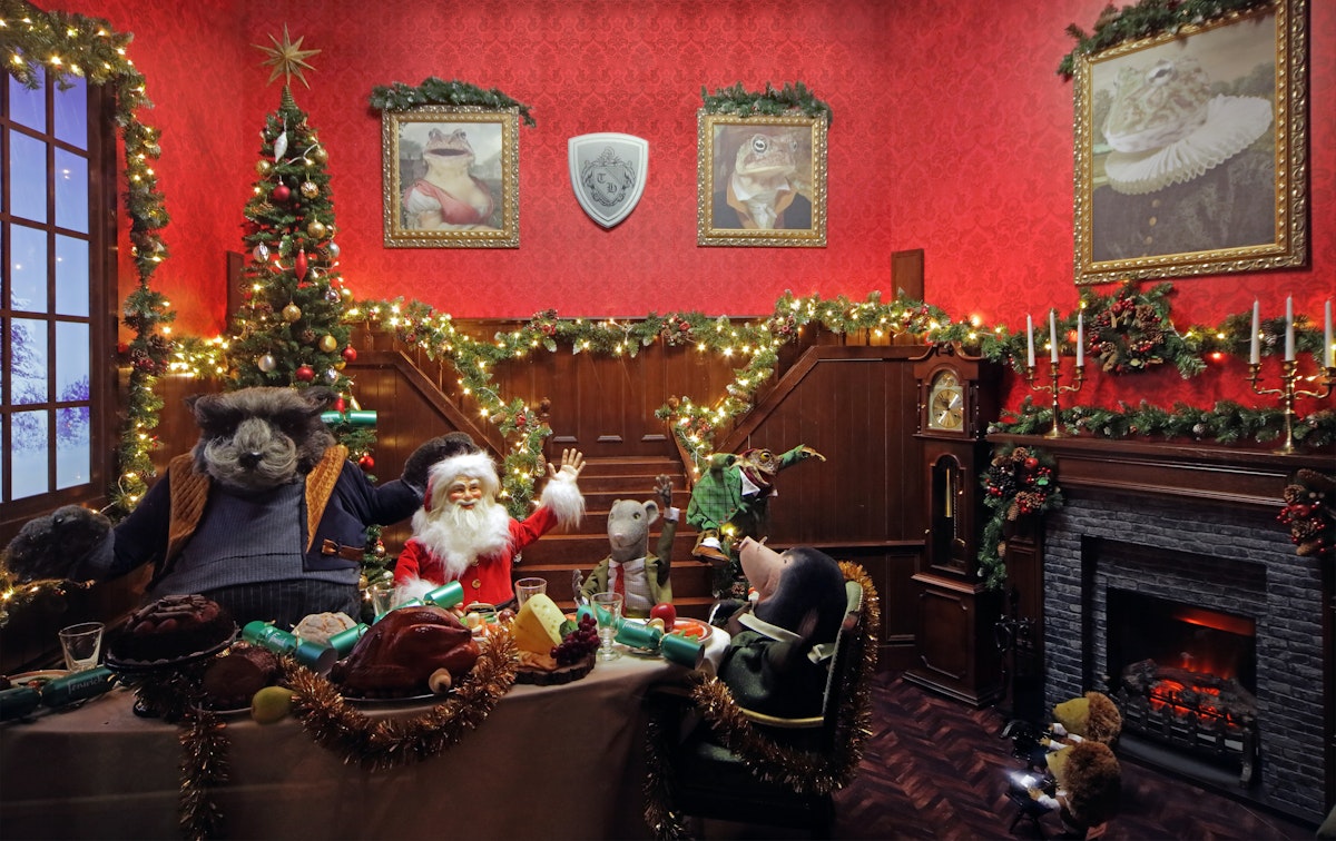 2020: Best Christmas Window Displays From Around The World