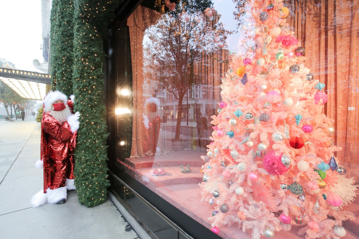 2020: Best Christmas Window Displays From Around The World