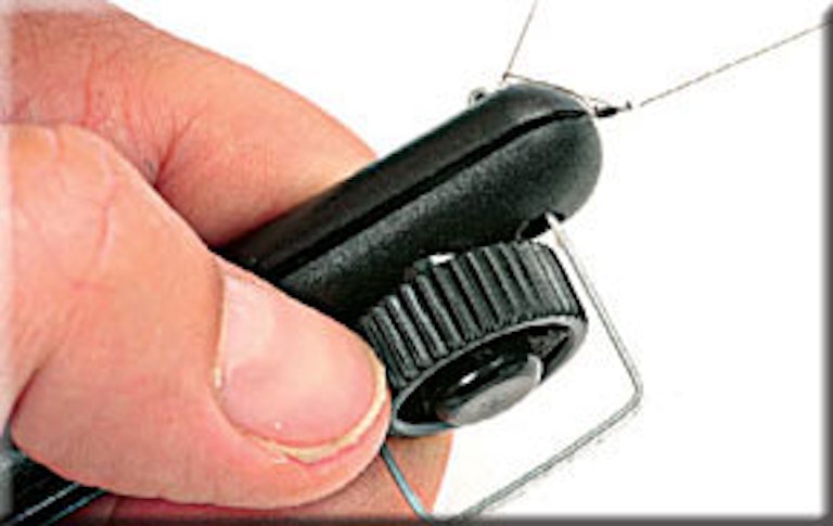 HOW TO TIE A SPADE END HOOK | Angling Times