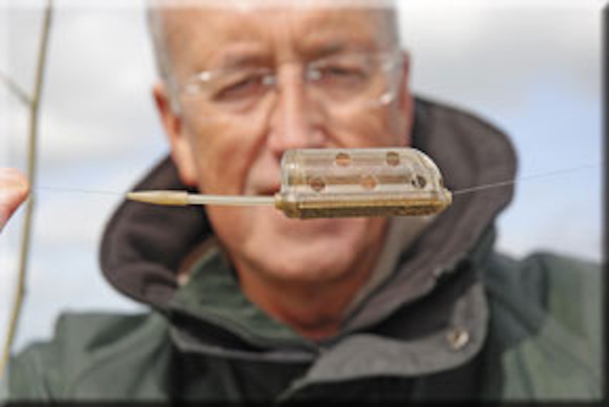 HOW TO SET UP AN IN-LINE BOLT MAGGOT FEEDER RIG | Angling Times