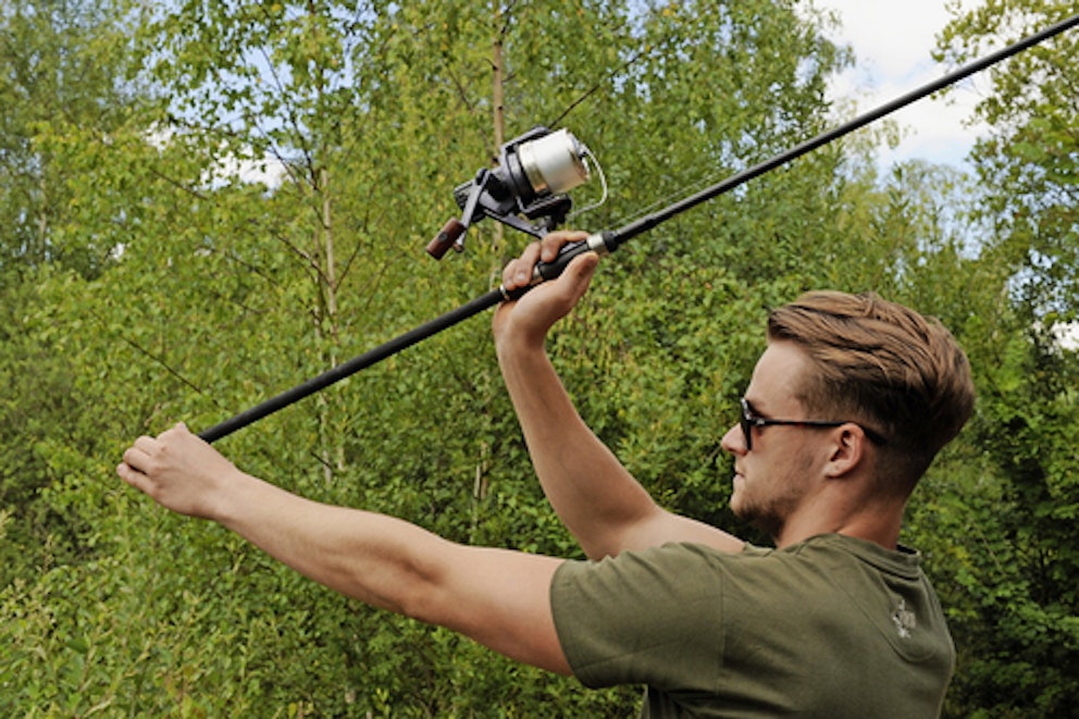 HOW TO CAST A CARP ROD ACCURATELY | Angling Times