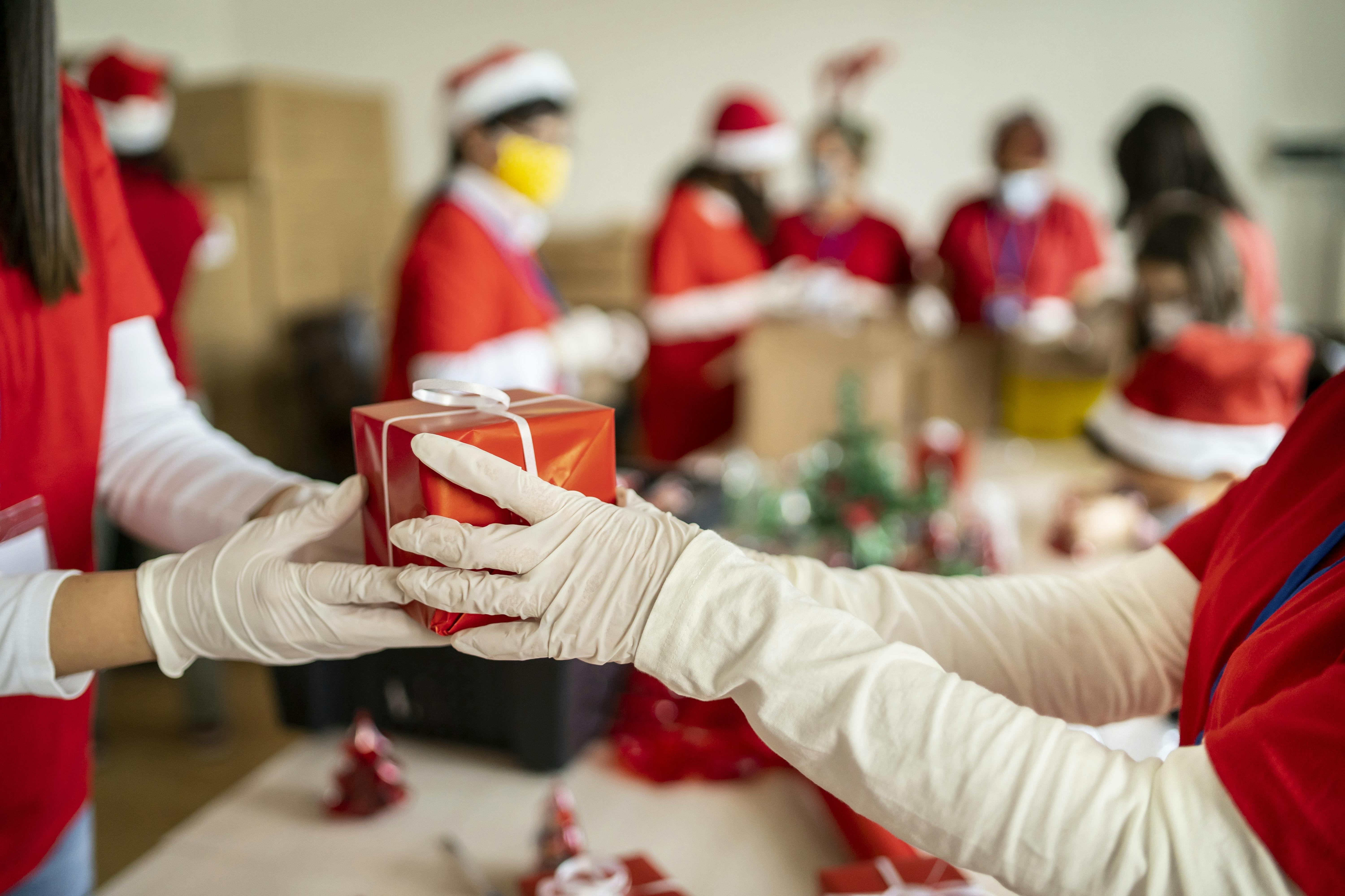 5 Ways To Volunteer This Christmas To Help Those In Need