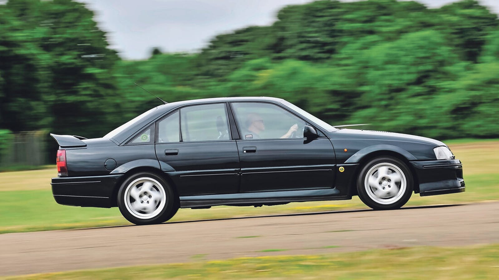 BEHIND THE WHEEL – VAUXHALL LOTUS CARLTON | %%channel_name%%