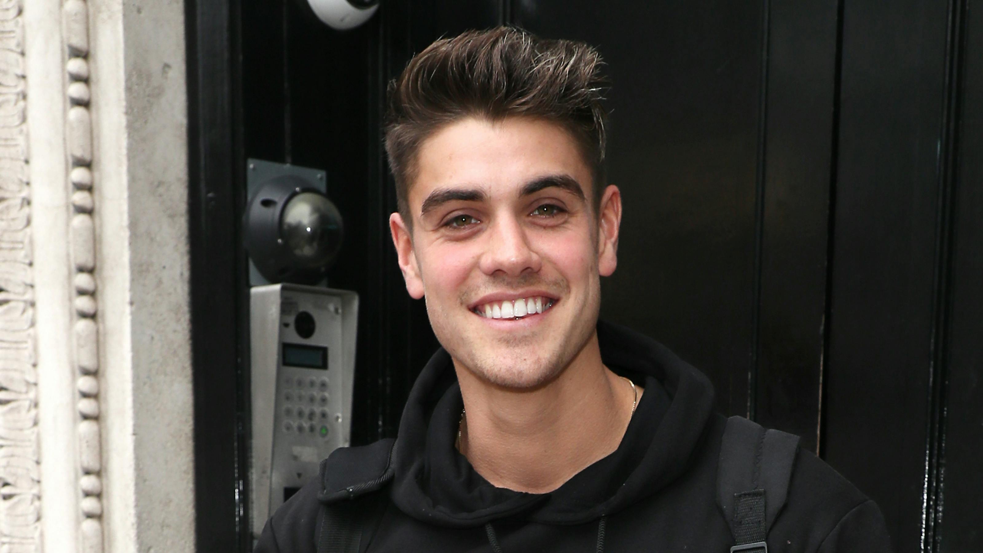 Love Island’s Luke Mabbott in hot water as he ‘breaches rules ...