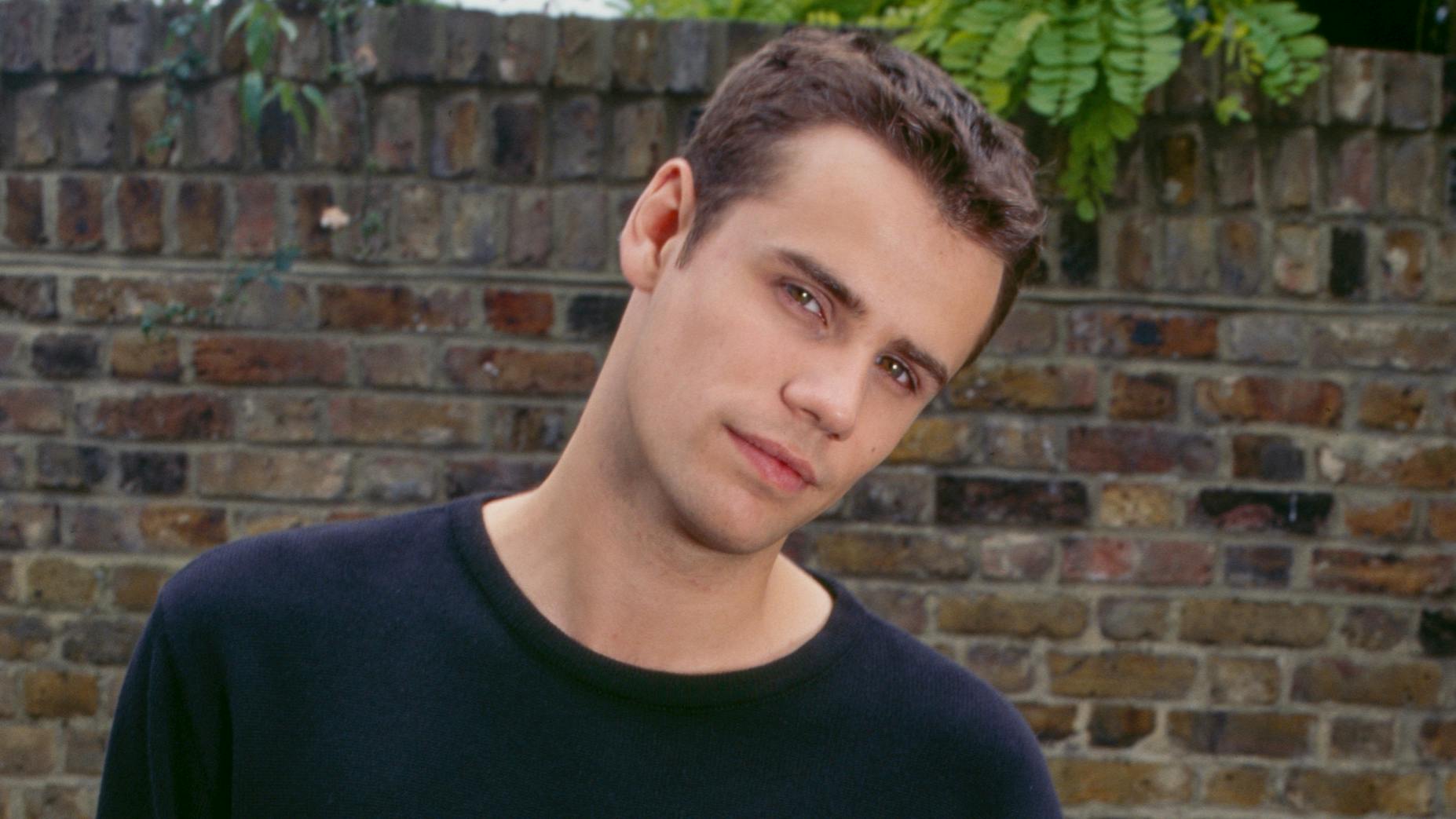 Blue Peter presenter Richard Bacon denies snorting cocaine off the show ...