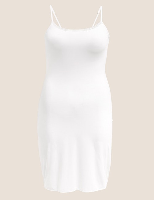 We’ve Found The Best Under Slips For Dresses That Provide Extra ...