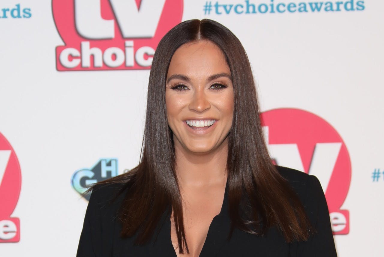 Vicky Pattison shows off ‘Curly Sue’ transformation | Closer
