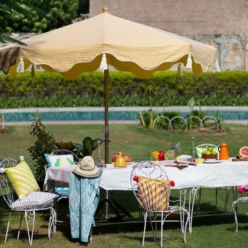 Garden parasol: A practical and pretty sunshade | Modern Gardens