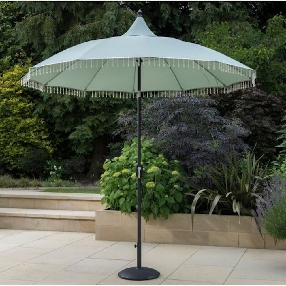 The best garden parasols 2022 | Outdoor Living | Modern Gardens