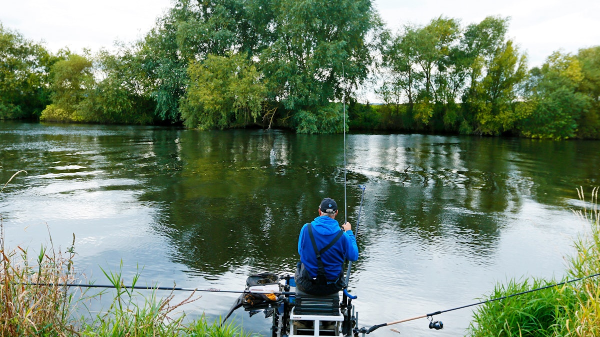 How to fish a feeder on the river