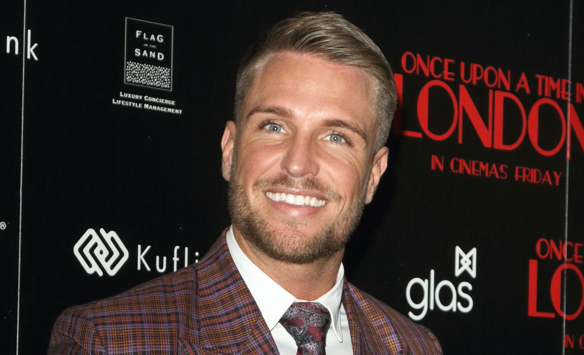 'Best looking man on the planet' Tom Zanetti 'STEALS' another Love ...