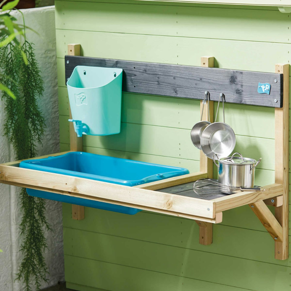 This Aldi Mud Kitchen Costs Just £54.99 | Home | Whats The Best