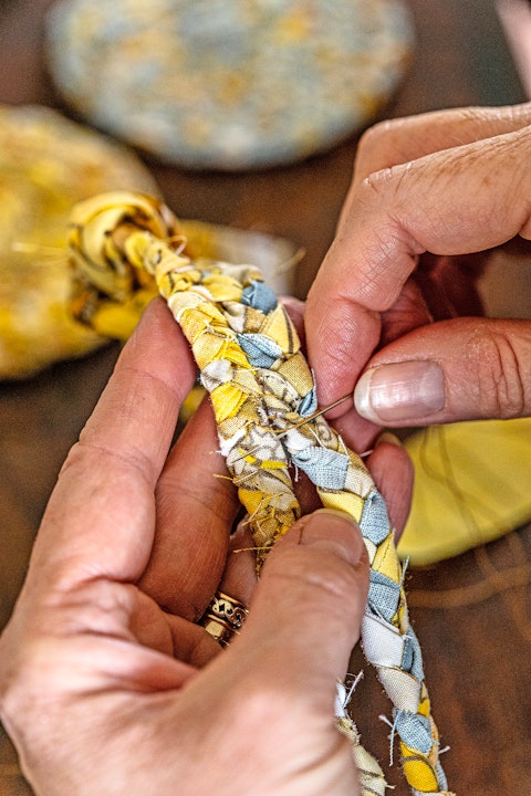 How to make cushioned table mats from fabric | %%channel_name%%