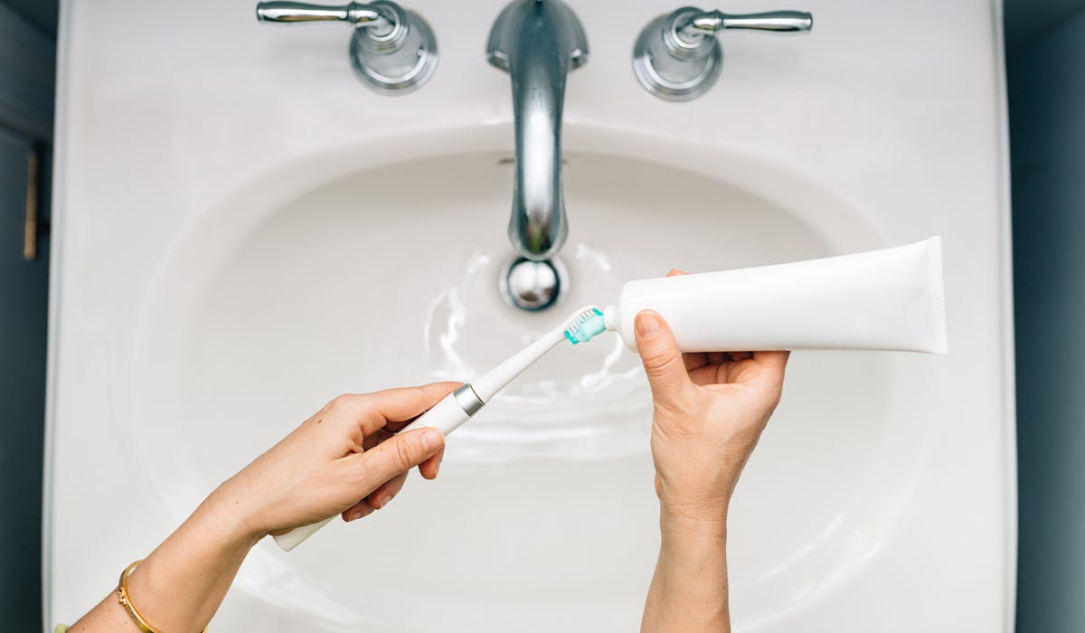 How to remove tartar from teeth without a dentist