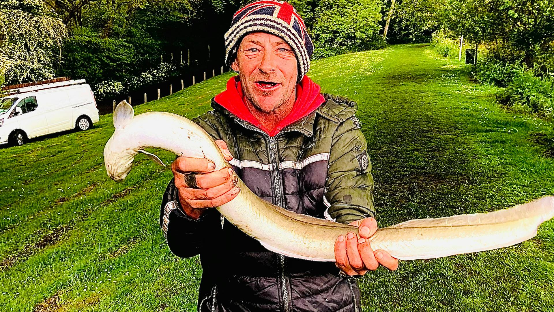 Shock canal eel was “4ft long” | Angling Times