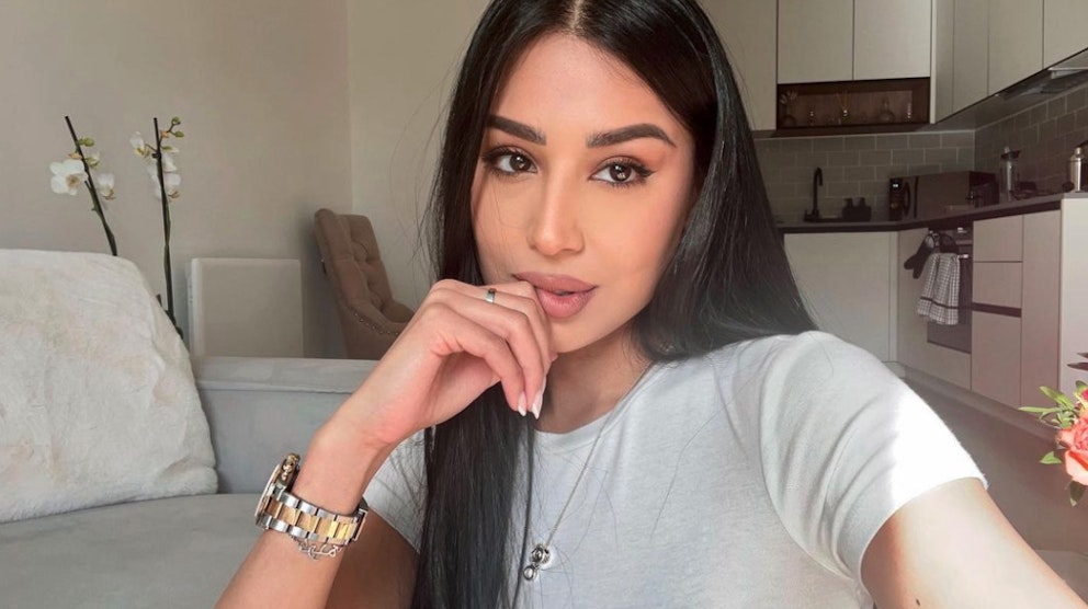 YouTuber Sydney Crouch gives fans 'raw' insight about her mum's death ...