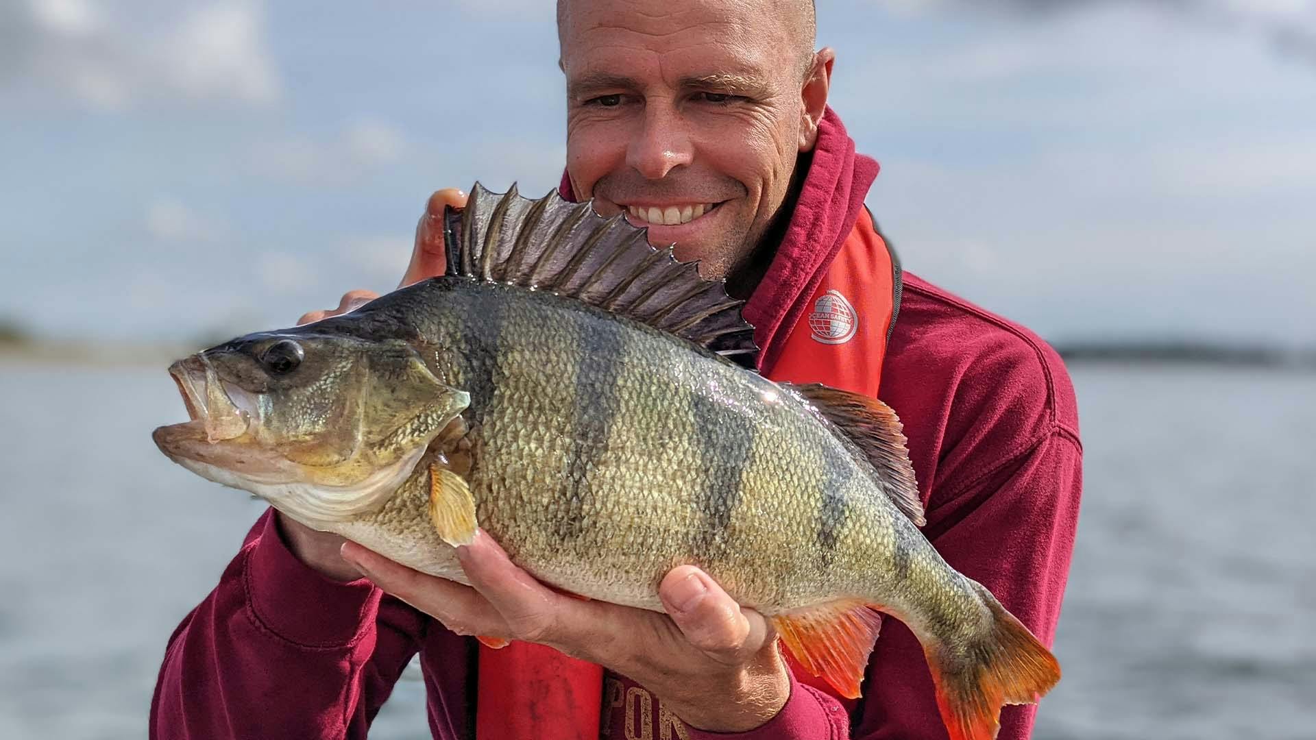 Deano finally gets a four! | Angling Times